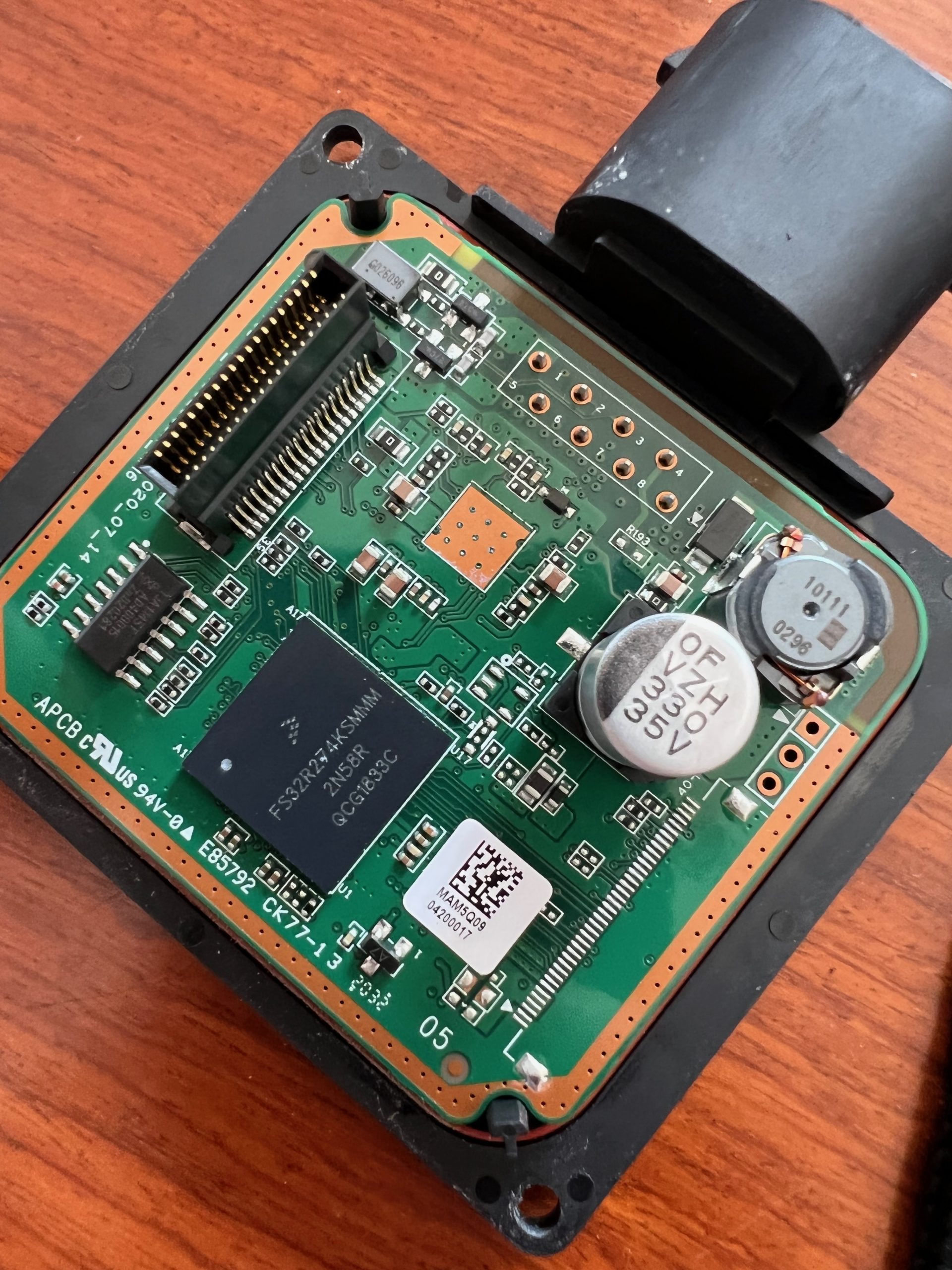 奔驰 E300L (W213) 1:1高仿盲区辅助雷达拆解 - unique_ptr